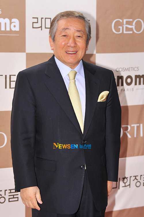 Shared post - mini (my) cusion Song Jae - Ho